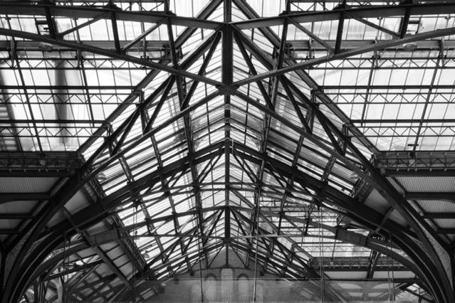 Superb Symmetrical Architecture Shot by EMCN – Fubiz Media