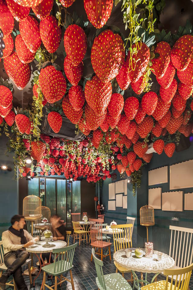 Cute Strawberry Plants Decoration – Fubiz Media