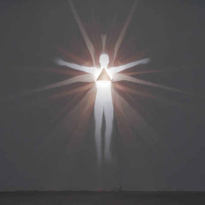 Using Maths to Create Artistic Shadows – Fubiz Media