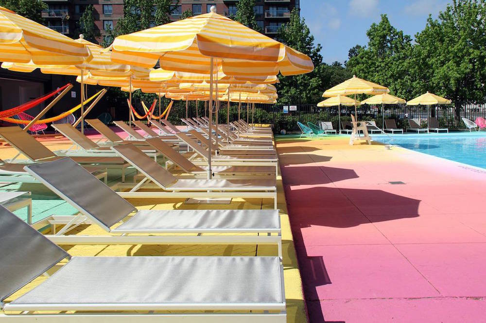 A Rainbow Pool in NYC – Fubiz Media