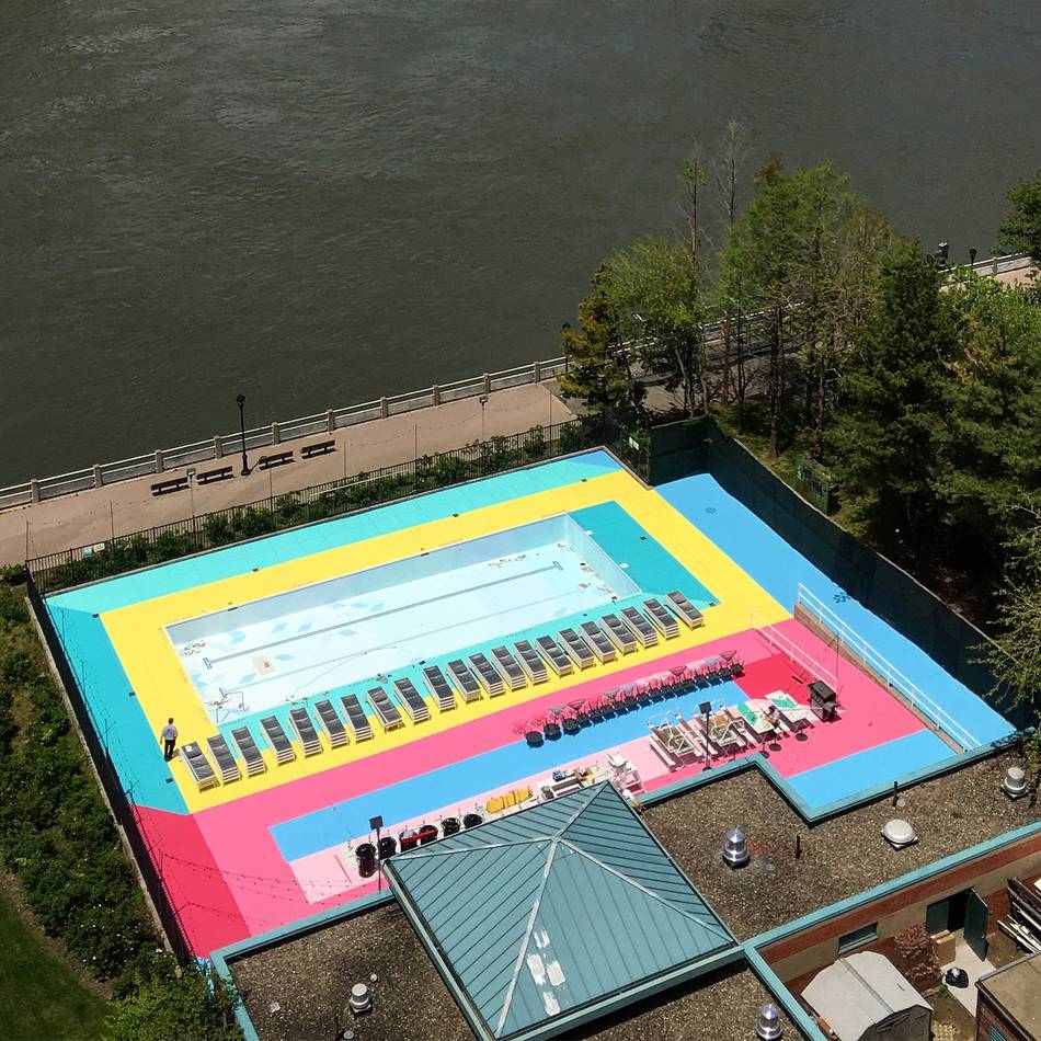 A Rainbow Pool in NYC – Fubiz Media