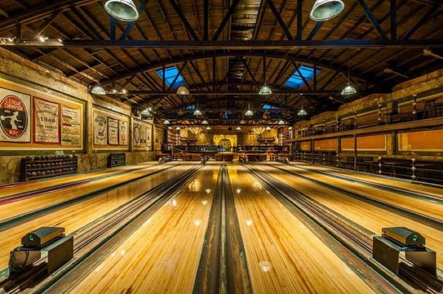 Vintage Restored 1927 Bowling Alley in Los Angeles – Fubiz Media