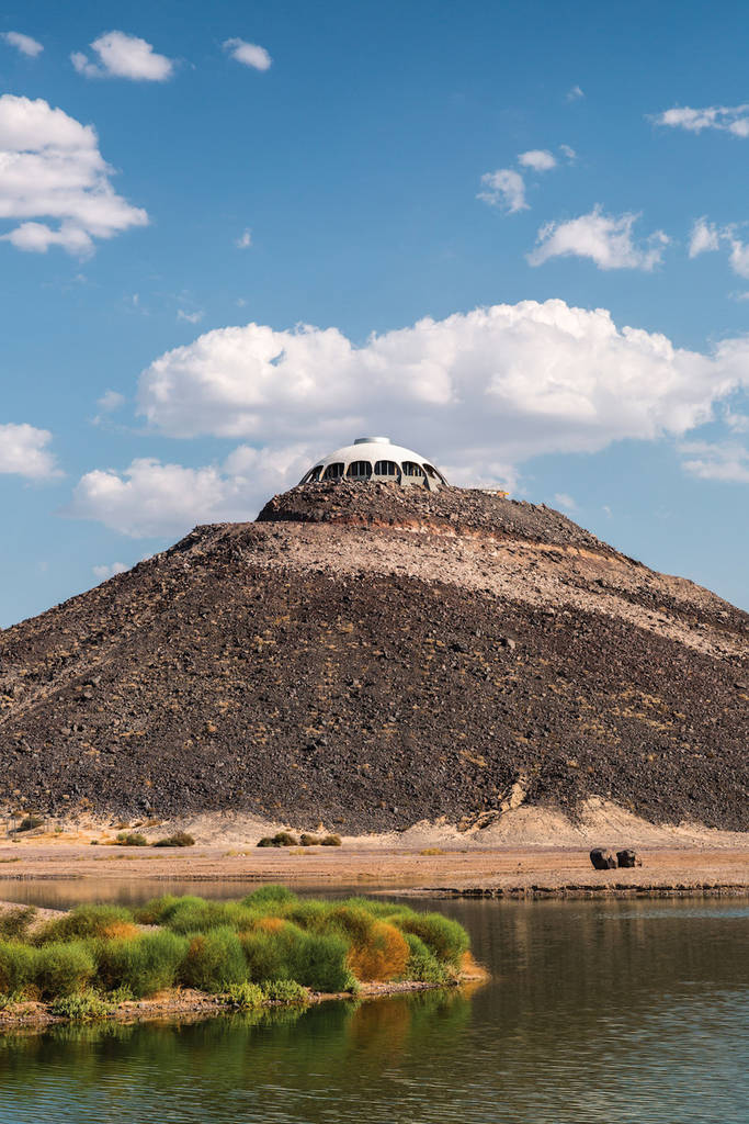 Dome Shaped Volcano House in California – Fubiz Media