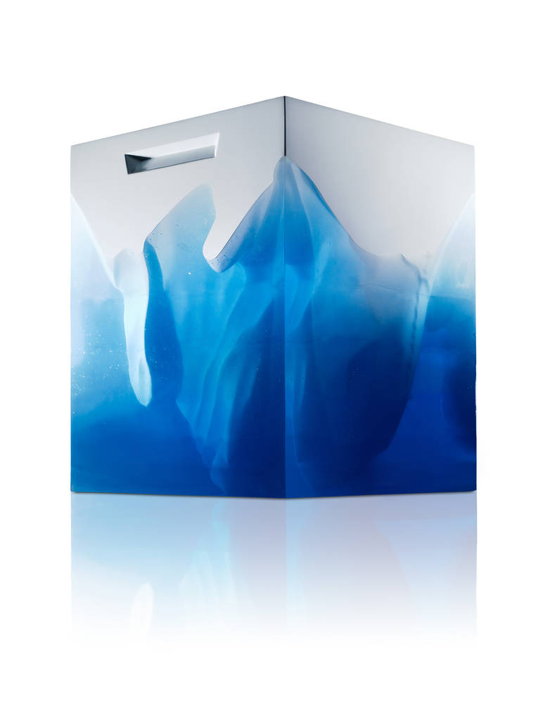 Beautiful Table with Splendid Blue Iceberg Sculpture Inside – Fubiz Media