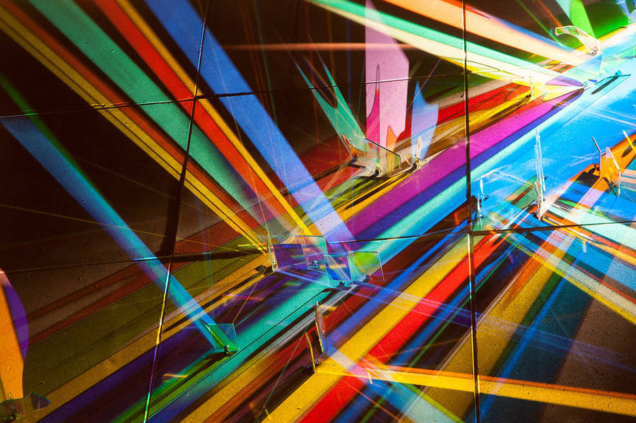 Stunning Paintings Made with Refracting Light – Fubiz Media