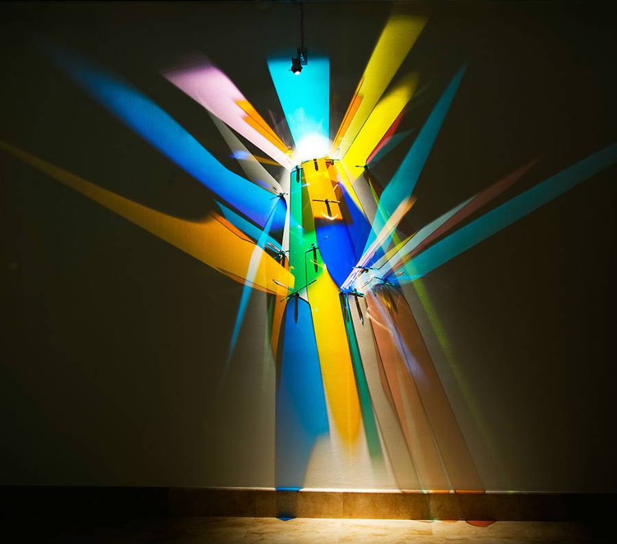 Stunning Paintings Made with Refracting Light – Fubiz Media