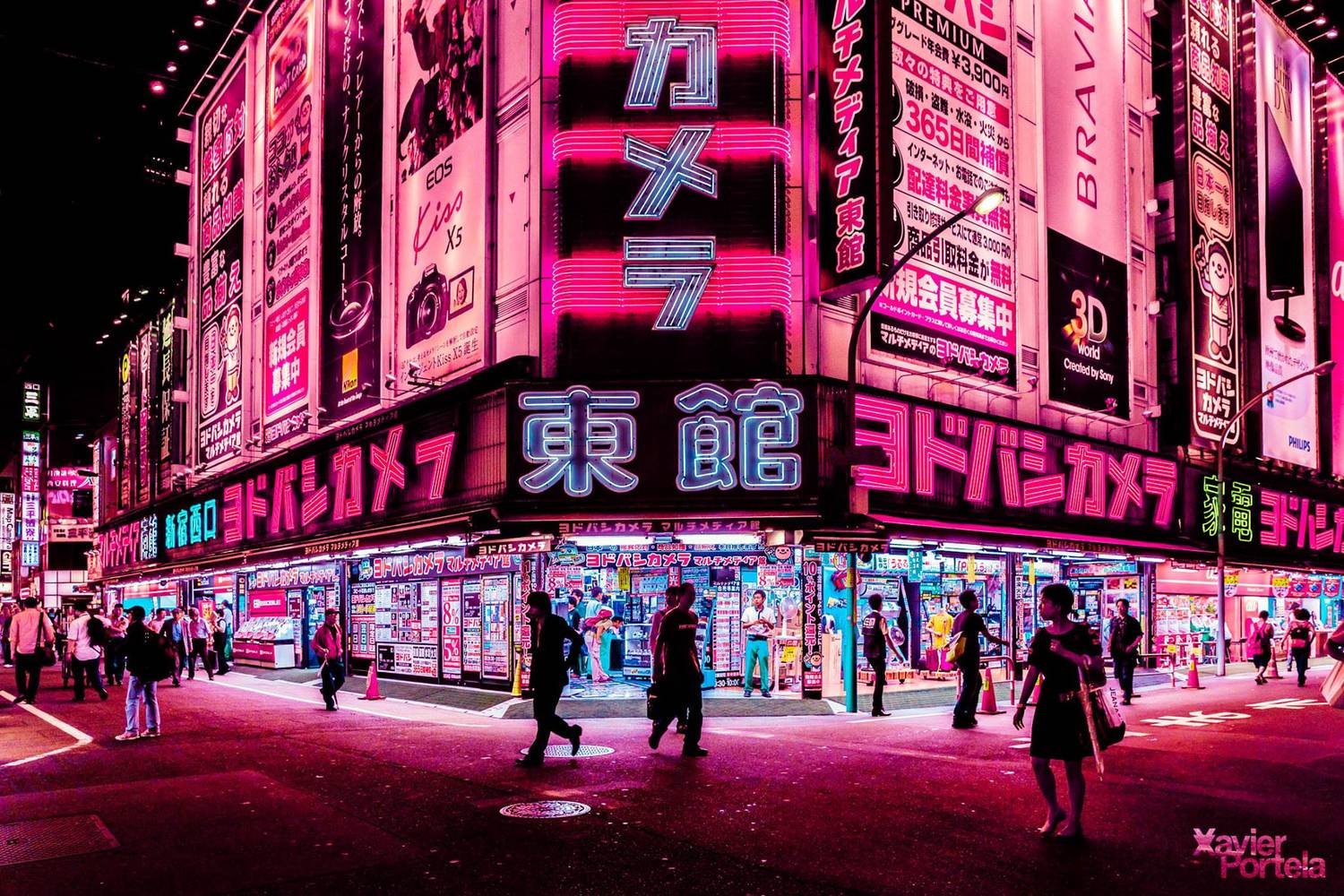 Neon Lights in Tokyo by Xavier Portela – Fubiz Media