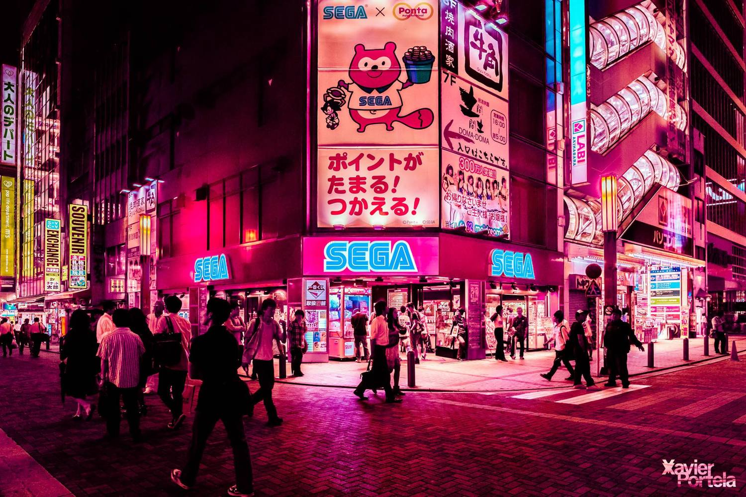 Neon Lights in Tokyo by Xavier Portela – Fubiz Media