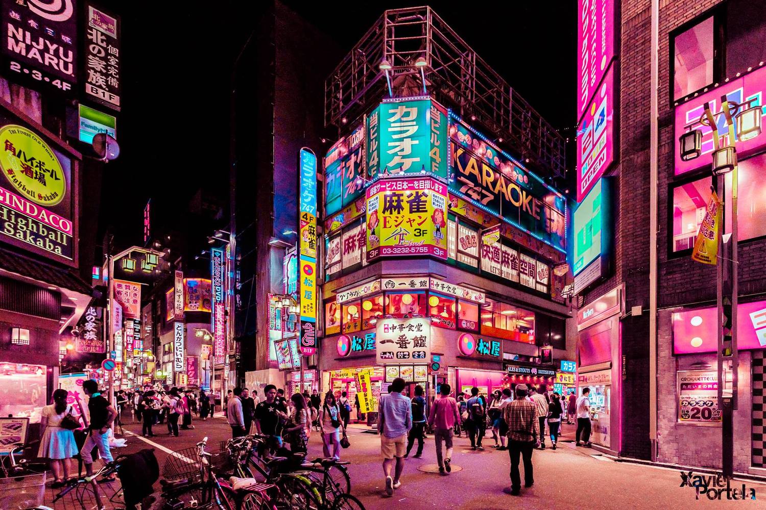 Neon Lights in Tokyo by Xavier Portela – Fubiz Media