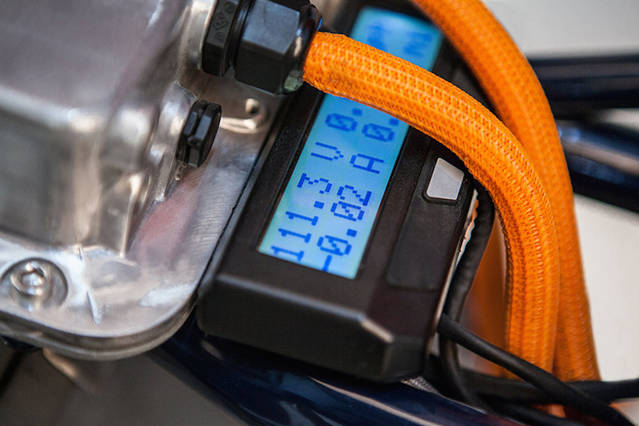 Customized Motorcycle with a Nissan Leaf Engine – Fubiz Media