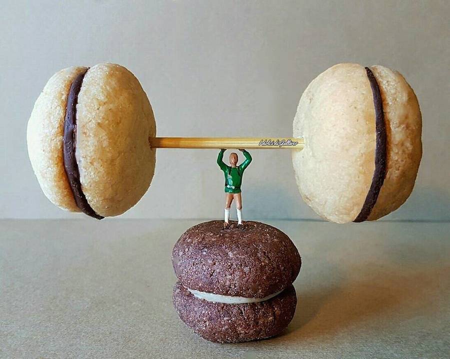 Funny Miniature Scenes with Desserts – Fubiz Media