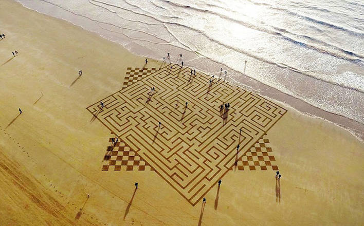 Amazing Geometric Sand Drawings – Fubiz Media