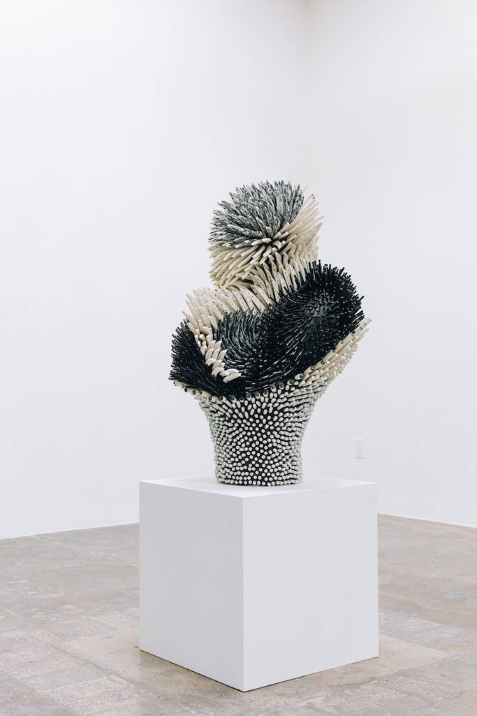 Textured Sculptures Made from Thousands Porcelain Spines – Fubiz Media