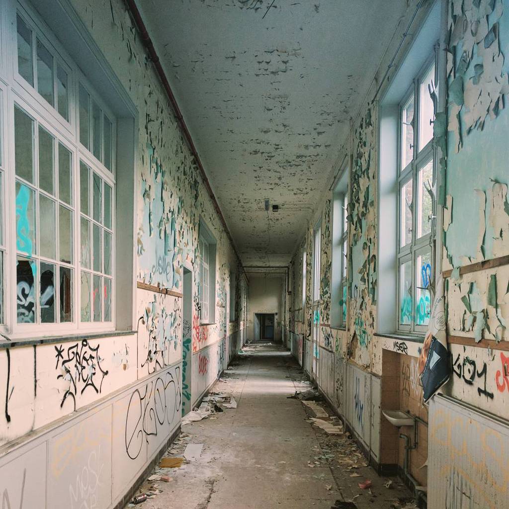 Abandonned Places Exploration by Urbex Session – Fubiz Media
