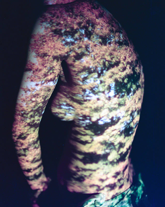 Sensual Body Art Projections by Davis Ayer – Fubiz Media