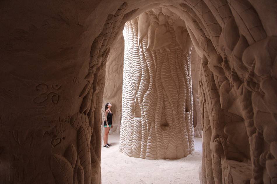 Stunning Sculpted Cave by Ra Paulette – Fubiz Media