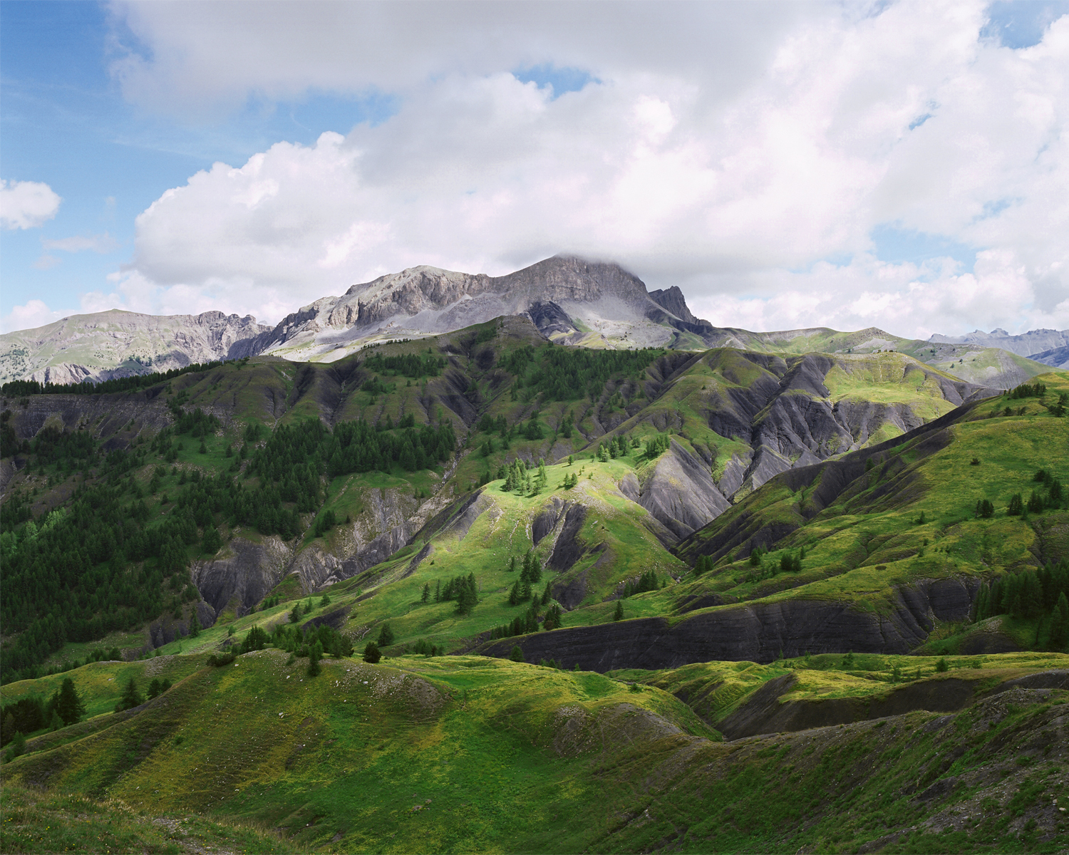 Beautiful Pictures of French Alps Passes by Arnaud Teicher – Fubiz Media