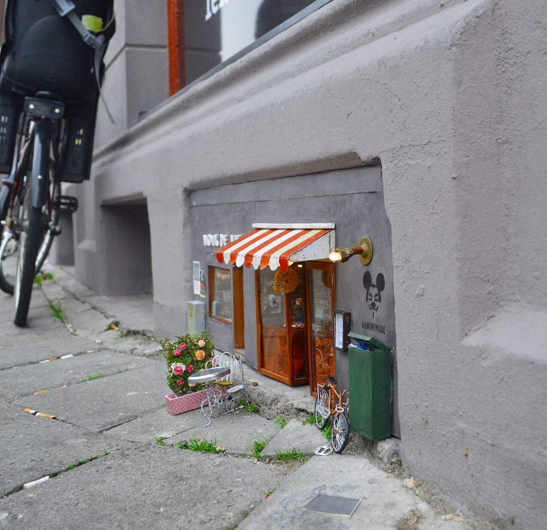Cute Tiny Shops Created at the Bottom of Buildings – Fubiz Media