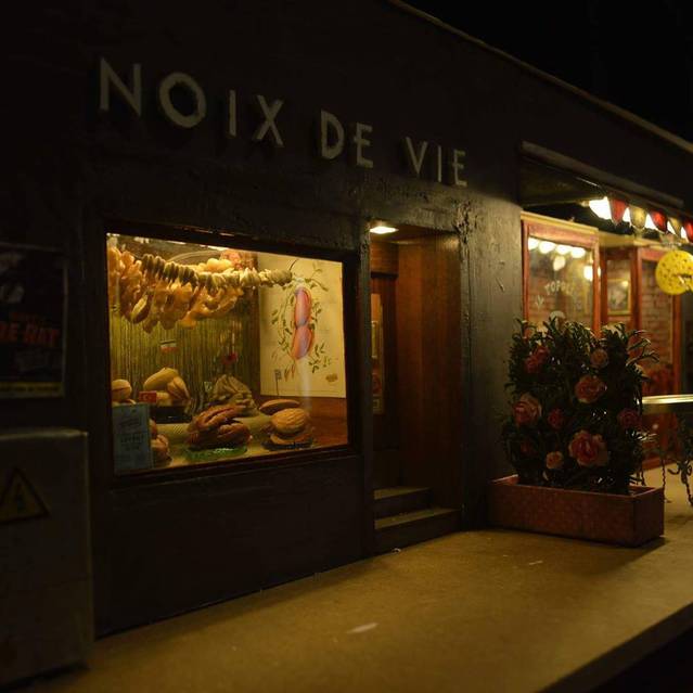 Cute Tiny Shops Created at the Bottom of Buildings – Fubiz Media