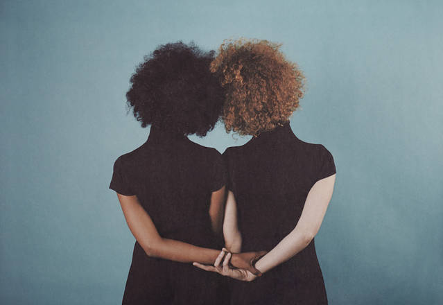 Conceptual Afro-haired Twins photographs by Alma Haser – Fubiz Media
