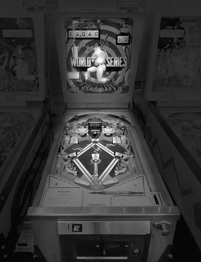 Black and White Pictures of Old Pinball Machines – Fubiz Media