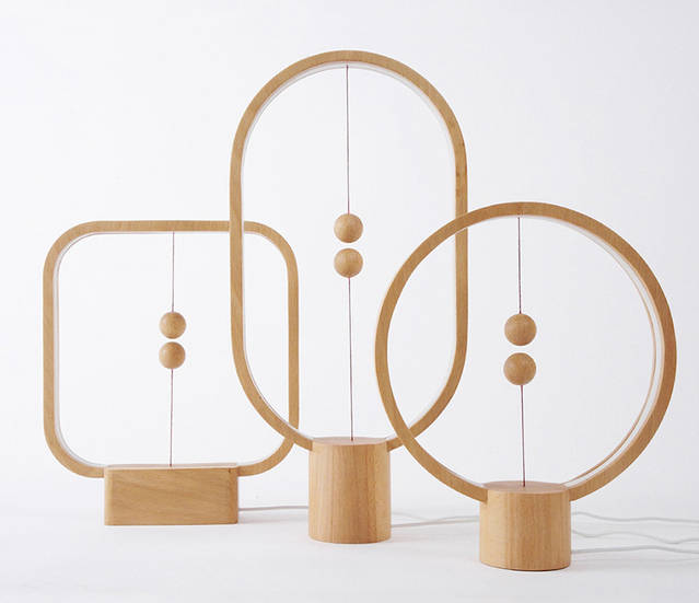 Stylish Wooden Lamp with Levitating Switch – Fubiz Media