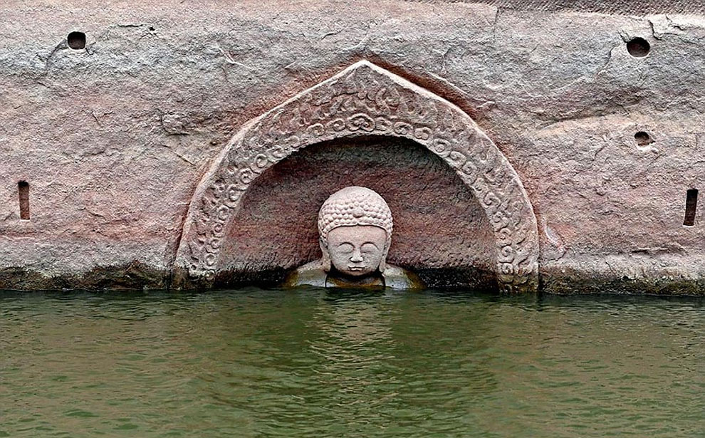 600-Year-Old Buddha Head Emerges From a Lake In China – Fubiz Media