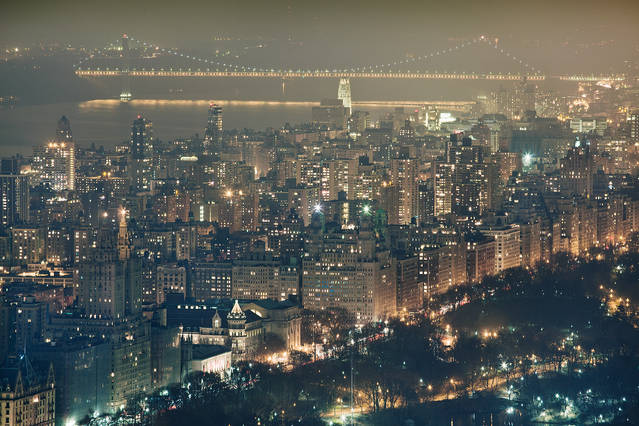 Stunning Pictures of Manhattan Skyline at Night – Fubiz Media