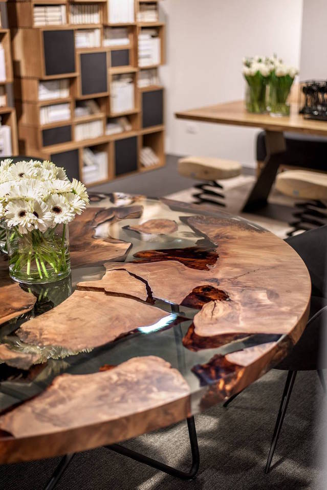 Design Resin Table with Rare Wood Inside – Fubiz Media