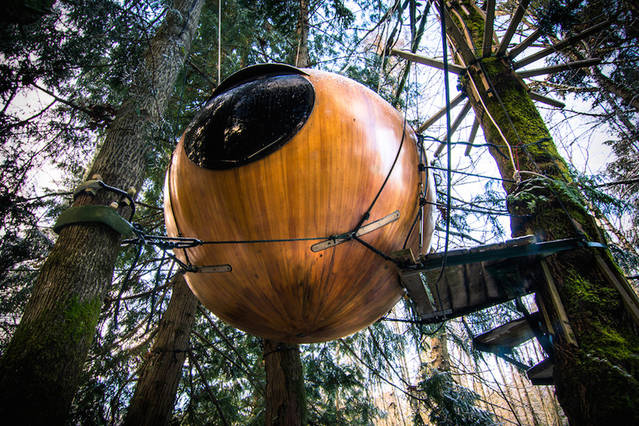 Gorgeous Spherical Tree-House Hotel in Canada – Fubiz Media