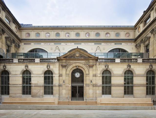 Impressive Empty French National Library – Fubiz Media