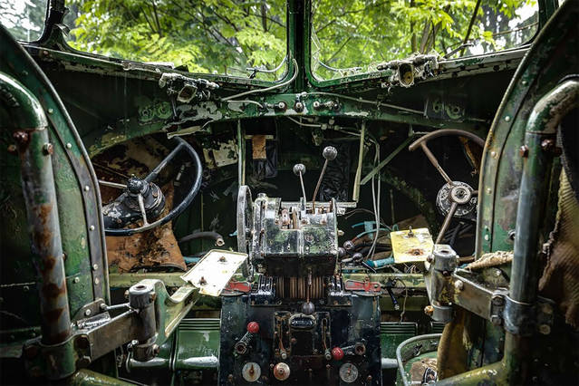 Stunning Pictures of an Abandoned Military Base – Fubiz Media