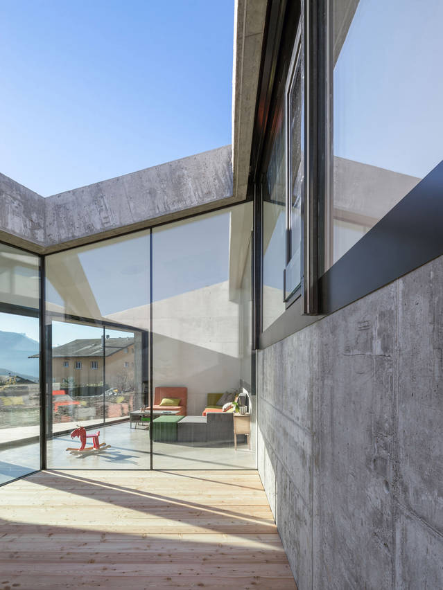 Beautiful Fortress-Like Concrete House in Switzerland – Fubiz Media