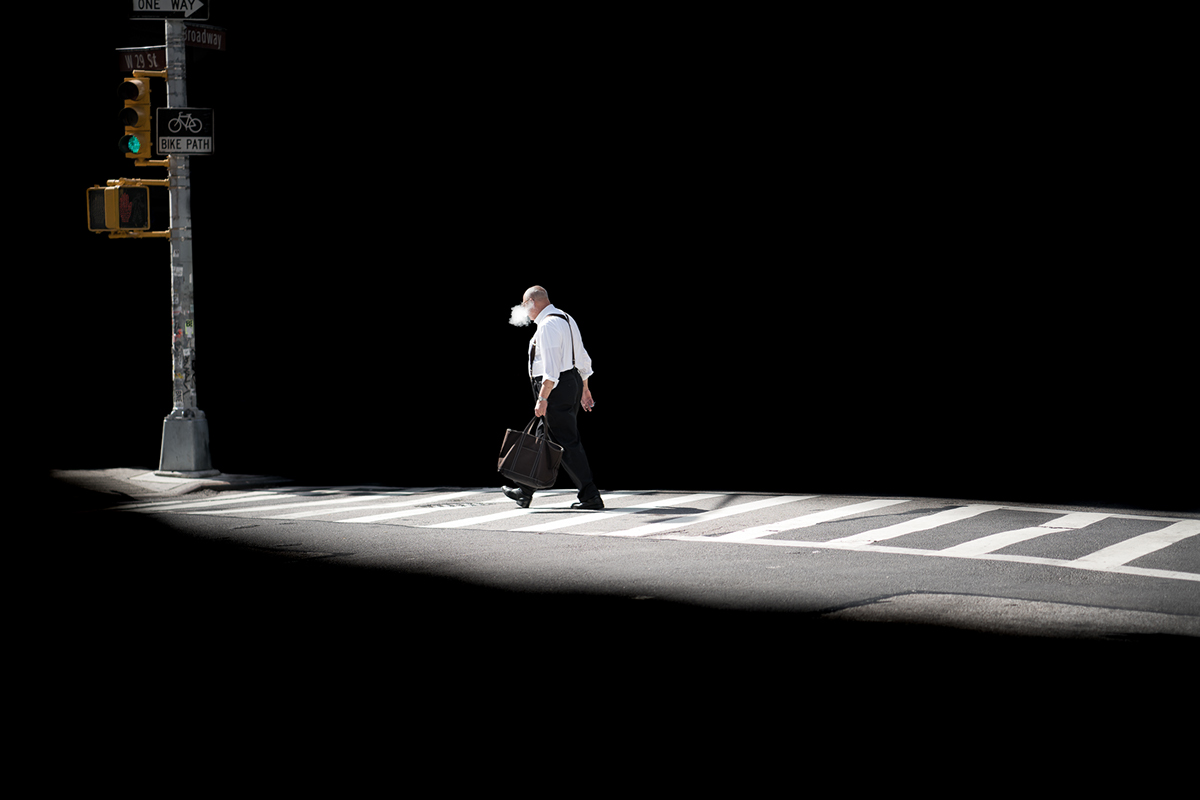 Poetic Street Photography Between Light & Shadow – Fubiz Media