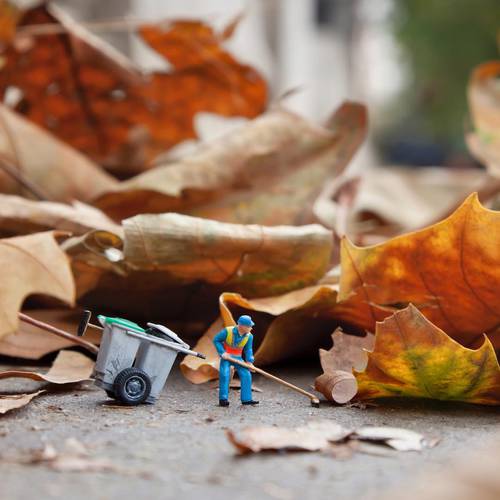 Adorable Miniature Figurines by Slinkachu – Fubiz Media