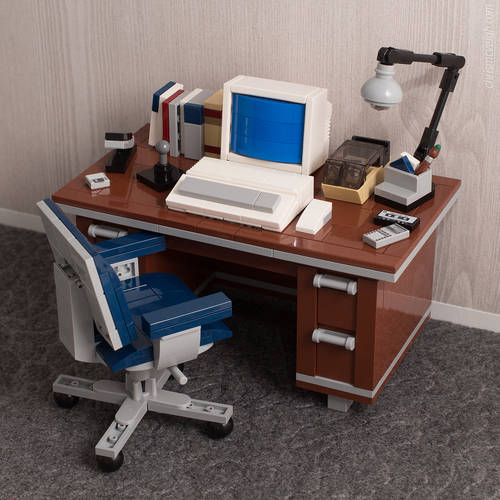 Realistic Vintage Desktops in LEGO – Fubiz Media