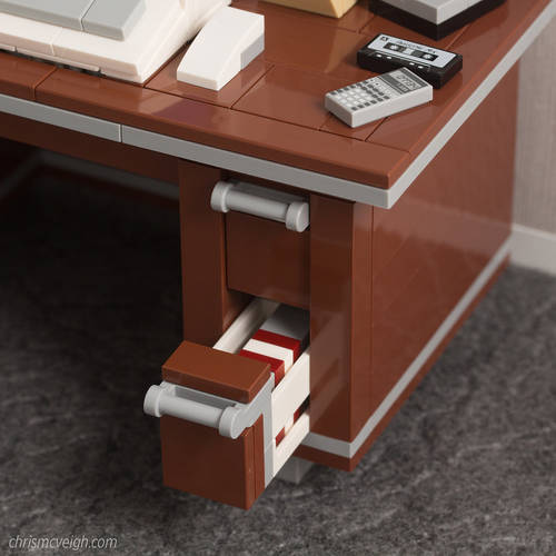Realistic Vintage Desktops in LEGO – Fubiz Media