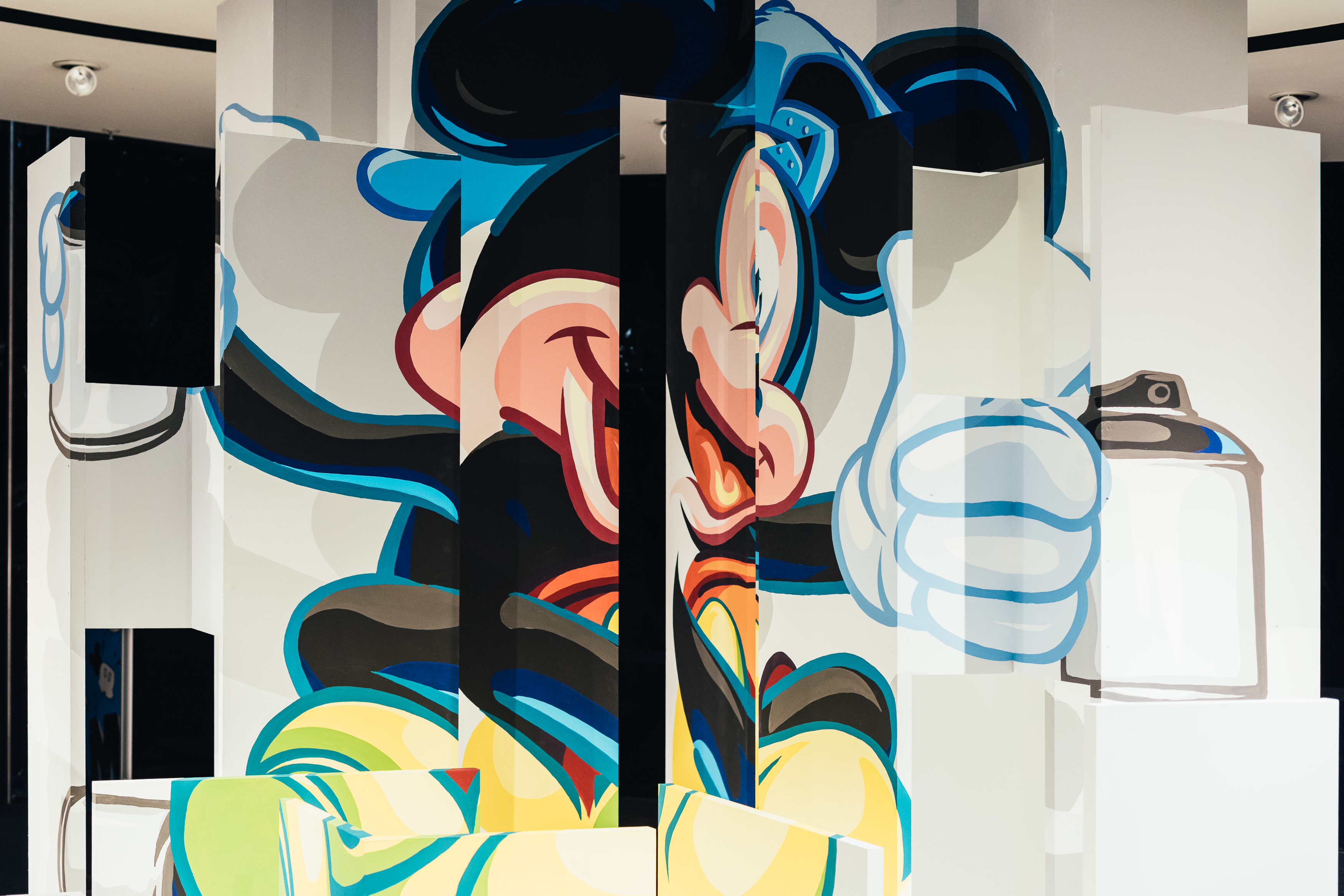 Mickey Mouse in an Impressive Anamorphic Artwork – Fubiz Media