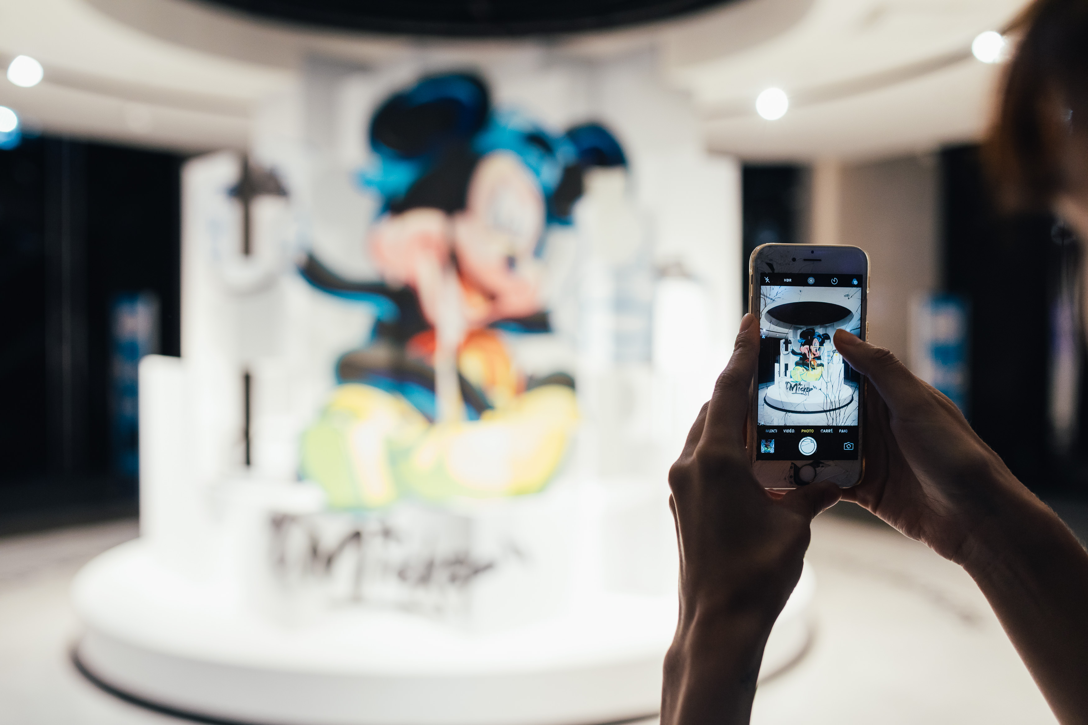 Mickey Mouse in an Impressive Anamorphic Artwork – Fubiz Media