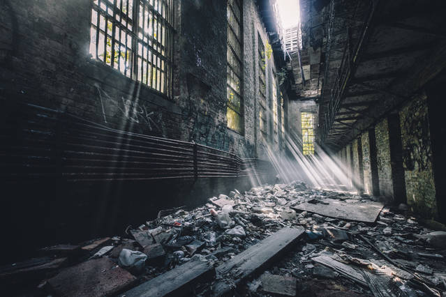 Exploration of Dilapidated and Isolated Locations – Fubiz Media