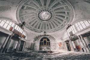 Exploration of Dilapidated and Isolated Locations – Fubiz Media