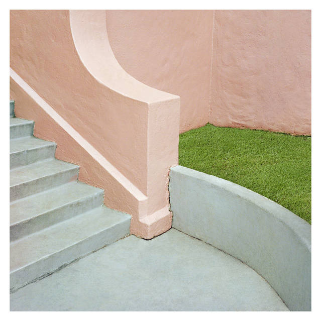 George Byrne Spins Banal Urban Scenes – Fubiz Media
