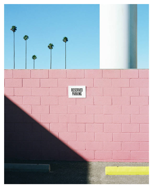 George Byrne Spins Banal Urban Scenes – Fubiz Media