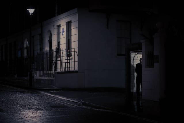 A Voyeuristic Sneak Peek into London by Edo Zollo – Fubiz Media