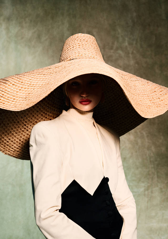Cryptic Fashion Photography by Elizaveta Porodina – Fubiz Media