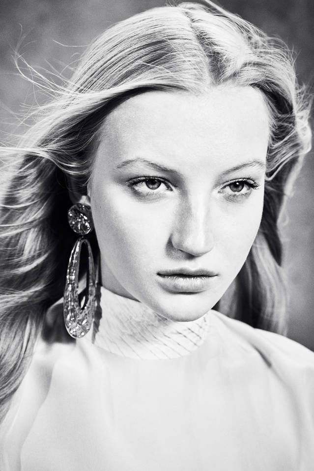 Cryptic Fashion Photography by Elizaveta Porodina – Fubiz Media