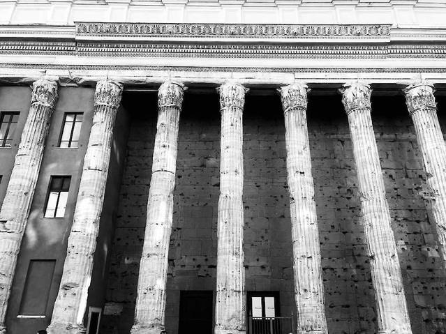 Stunning Shots of Rome in Black and White – Fubiz Media