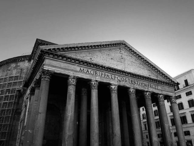 Stunning Shots of Rome in Black and White – Fubiz Media
