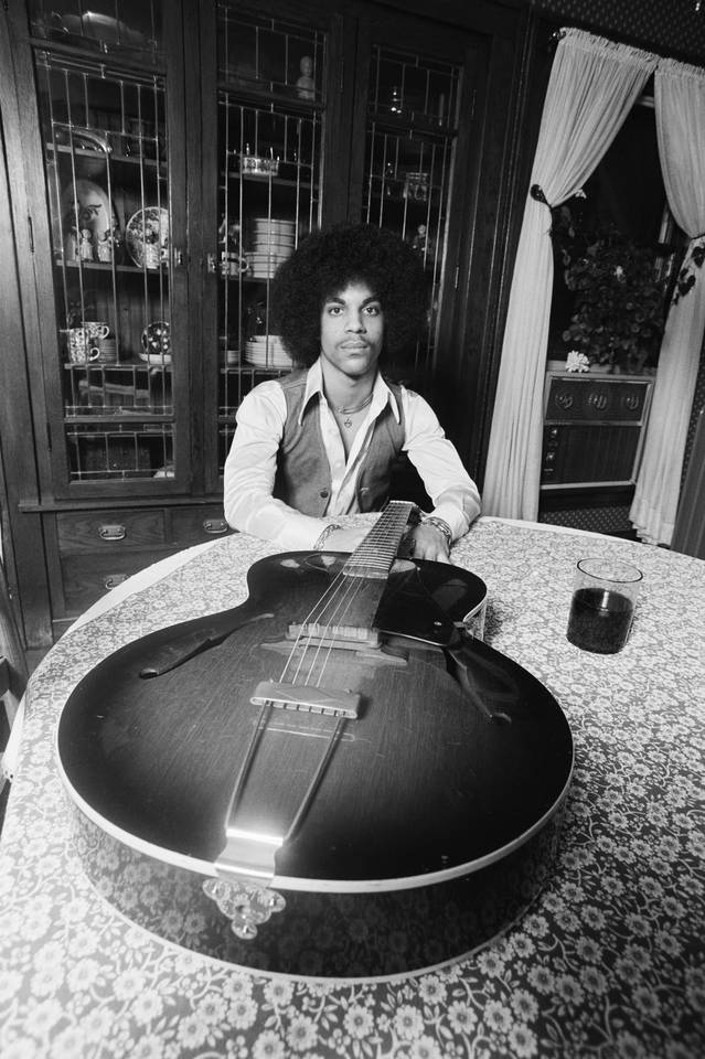 Old Unseen Pictures of a Young Prince – Fubiz Media