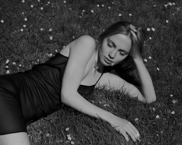 Dreamy yet Edgy Portraits of a Paris-Based Photographer – Fubiz Media Dreamy yet Edgy Portraits of a Paris-Based Photographer – Fubiz Media